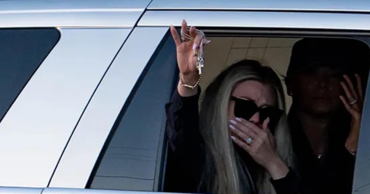 The Cross Erika Carried: A Symbol of Charlie’s Faith and Strength ...